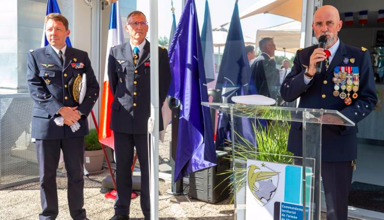 Interview du général Julien SABÉNÉ, Chef d’état-major du CTAAE (chef d ...