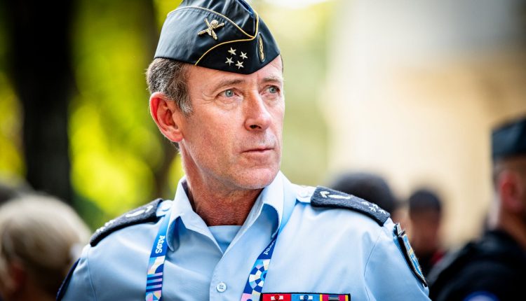 Interview du GCA Xavier DUCEPT, commandant de la région de gendarmerie ...