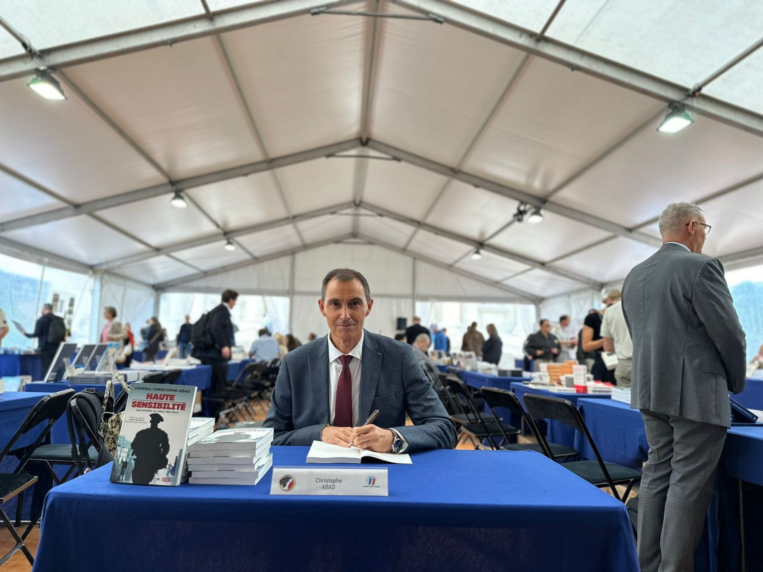 Actualités – Un entretien de Miss K avec le général d’armée Christophe ...